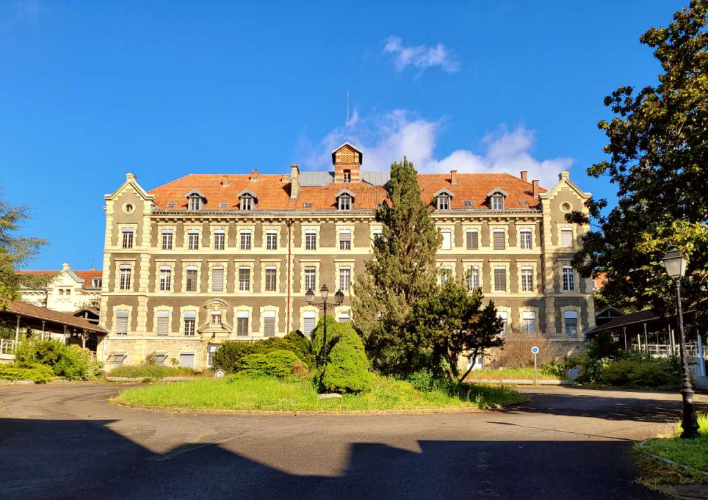 L'incroyable histoire de l'asile psychiatrique de Perray-Vaucluse